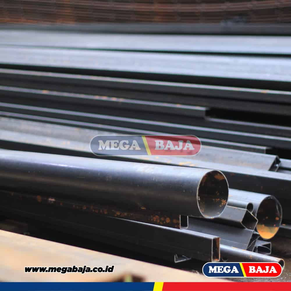 Pipa Hitam 1 1/4"x 6 - SCH 40 Spindo - Mega Baja - Partner Konstruksi Anda dari Besi Hingga Baja