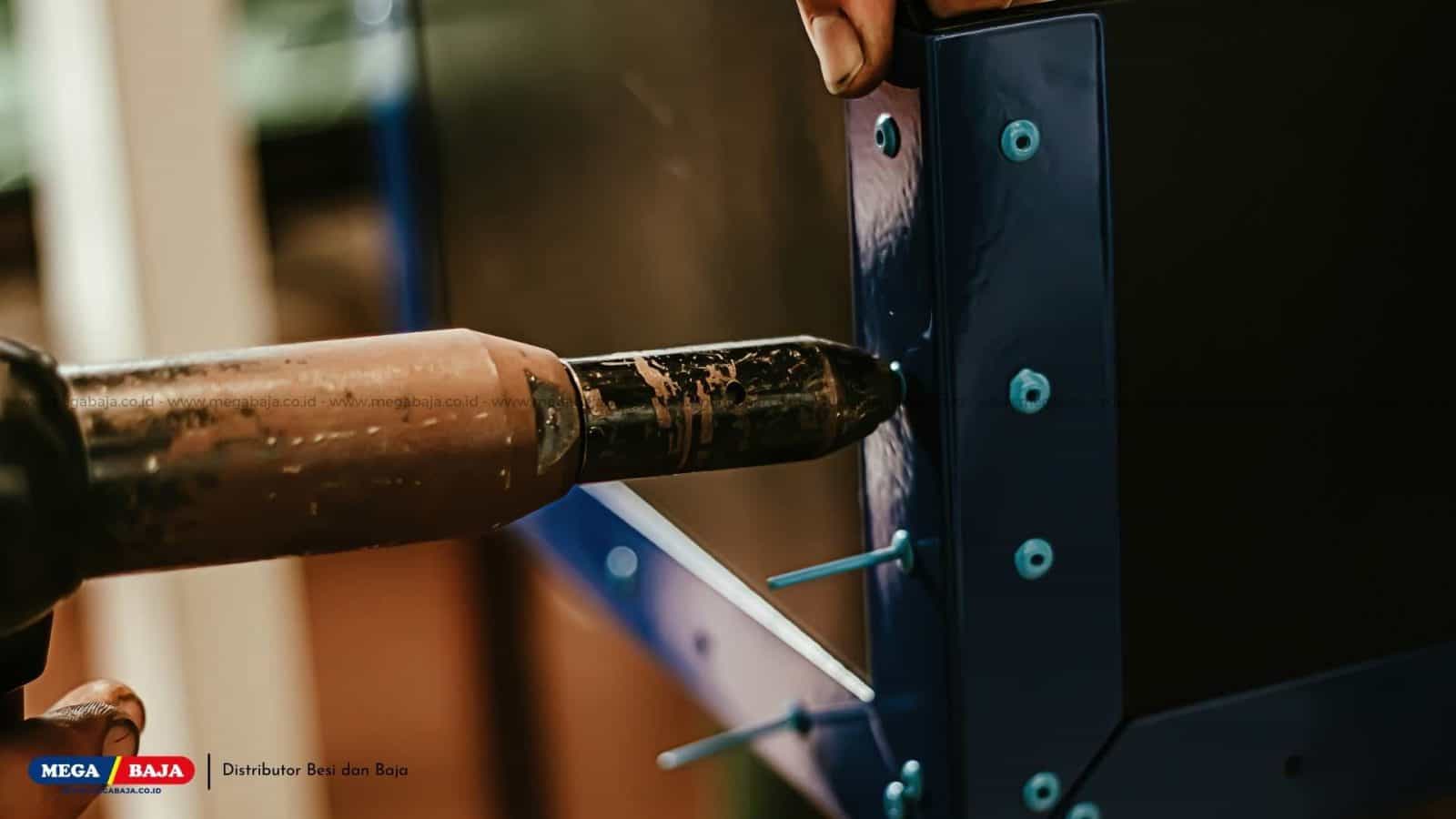 Paku Rivet: Jenis, Ukuran, dan Cara Menggunakannya