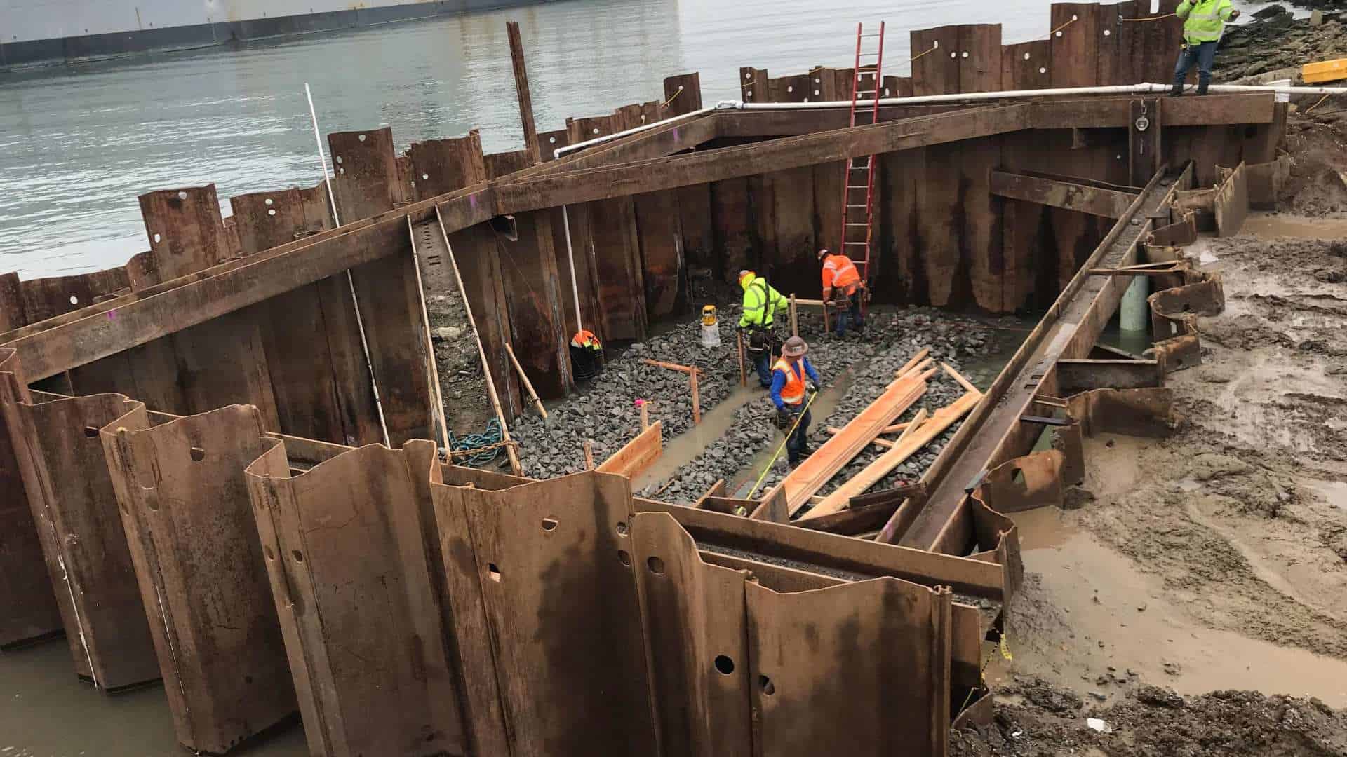 Cofferdam: Pengertian, Cara Kerja, Fungsi dan Jenis-Jenisnya